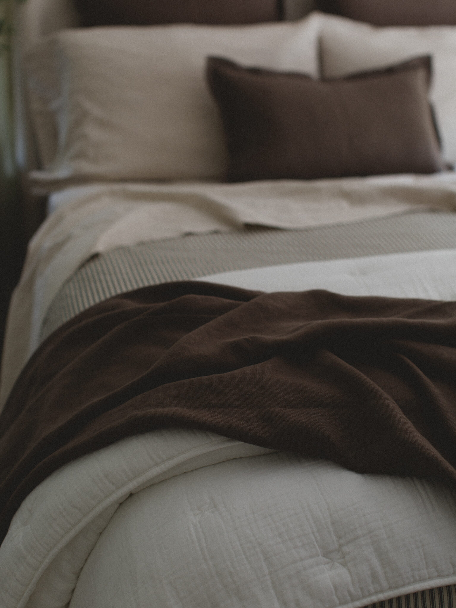 A Neutral Layered Summer Bedroom with Banana Republic Home | Laine and ...